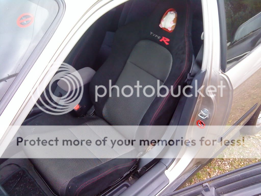 Type R Seats on EK rails | EK9.org JDM EK9 Honda Civic Type R Forum