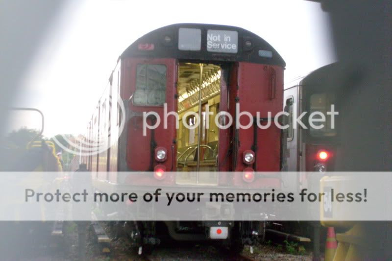 R110A @ Grand Concourse Yard + Extras - Subway Photos & Videos - NYC ...